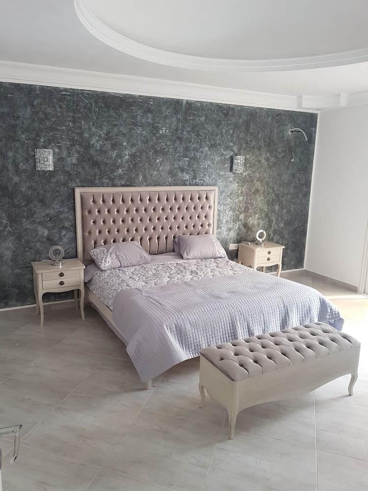 Villa Aaliyah with private pool and jacuzzi not overlooked: Deals ...