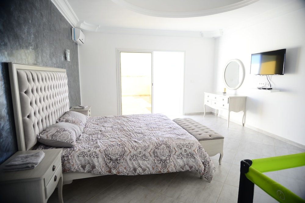 Villa Aaliyah with private pool and jacuzzi not overlooked: Deals ...