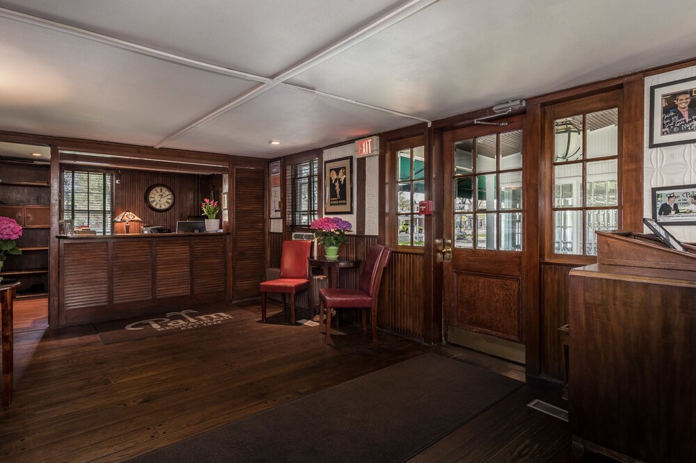 The Huntting Inn in East Hampton | Best Rates & Deals on Orbitz