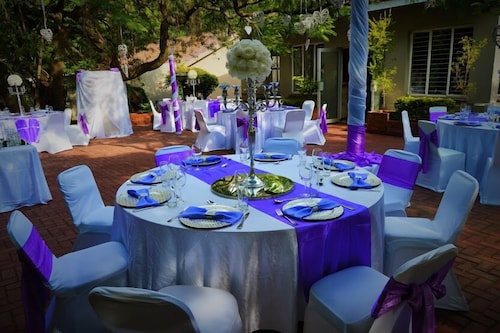 Ananda Lodge, Rustenburg: Room Prices & Reviews | Travelocity