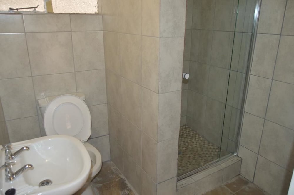 Ananda Lodge, Rustenburg: Room Prices & Reviews | Travelocity