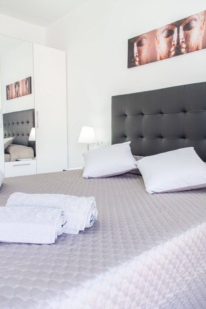 Apartamento Montroig 2 - Passeig Maritim | Vrbo