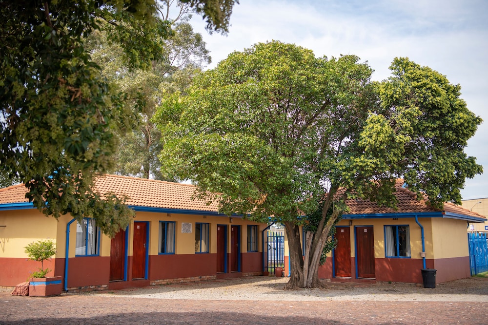 Ecomotel Isando: AU$39 Deals & Reviews (Johannesburg - Gauteng, ZAF ...
