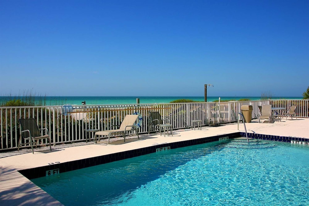 THE BEACH CONDO #107 BEACHFRONT FULL VIEW - Longboat Key | Vrbo