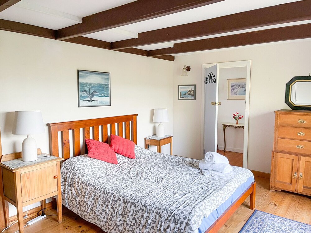 Harbourside House - Seaside and Harbour Views -Pets Welcome- Outside ...