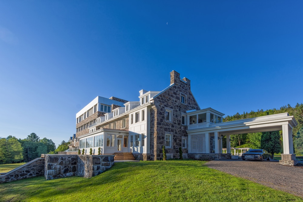 StoneHaven Le Manoir Relais & Châteaux in Sainte-Agathe-des-Monts ...