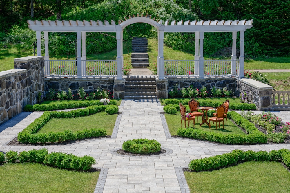 StoneHaven Le Manoir Relais & Châteaux in Sainte-Agathe-des-Monts ...