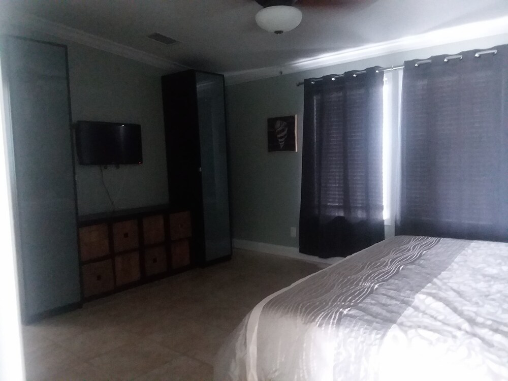 Gorgeous house, GUARANTEED to beat any price for a 3BR in Marathon ...