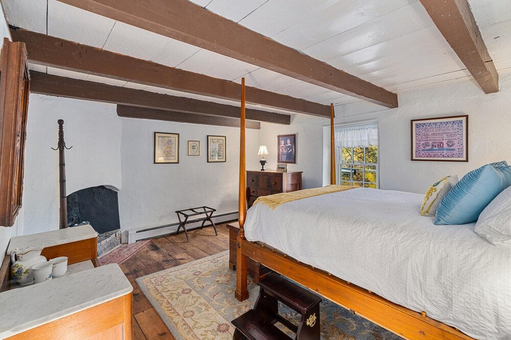 Waterfront Guest House Bed & Breakfast on the Delaware River in Bucks ...