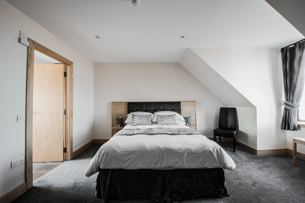 Seaview Hotel, Peterhead: $88 Room Prices & Reviews | Travelocity