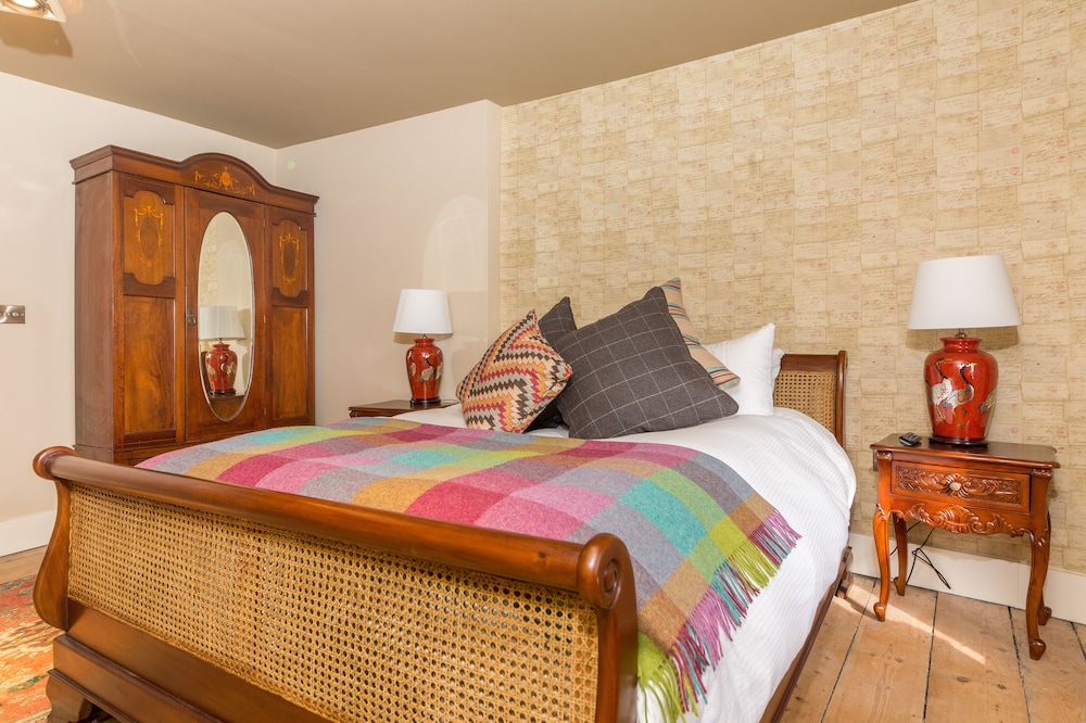 The Bull Hotel in Olney | Best Rates & Deals on Orbitz