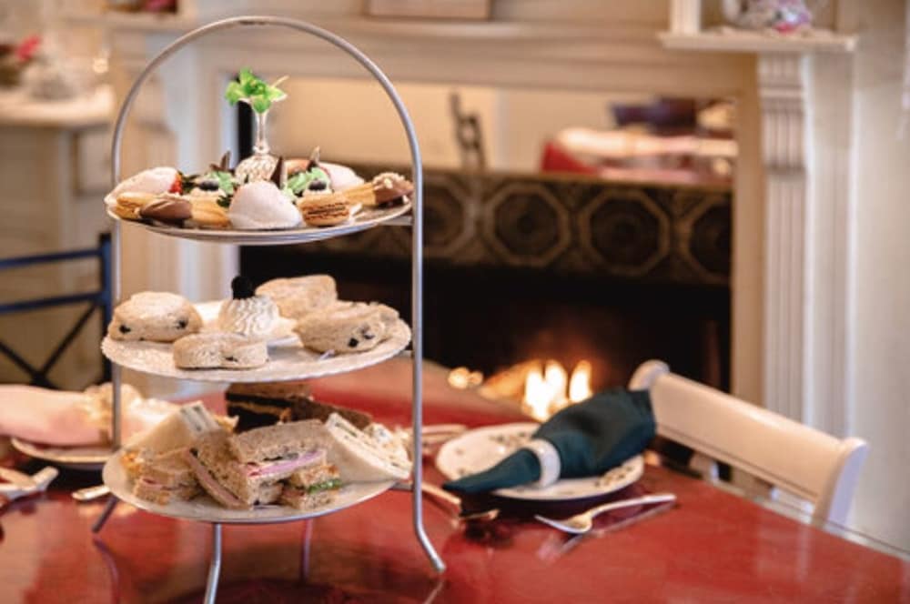 Mathis House, A Victorian Bed & Breakfast and Tea Room at 600 Main in ...