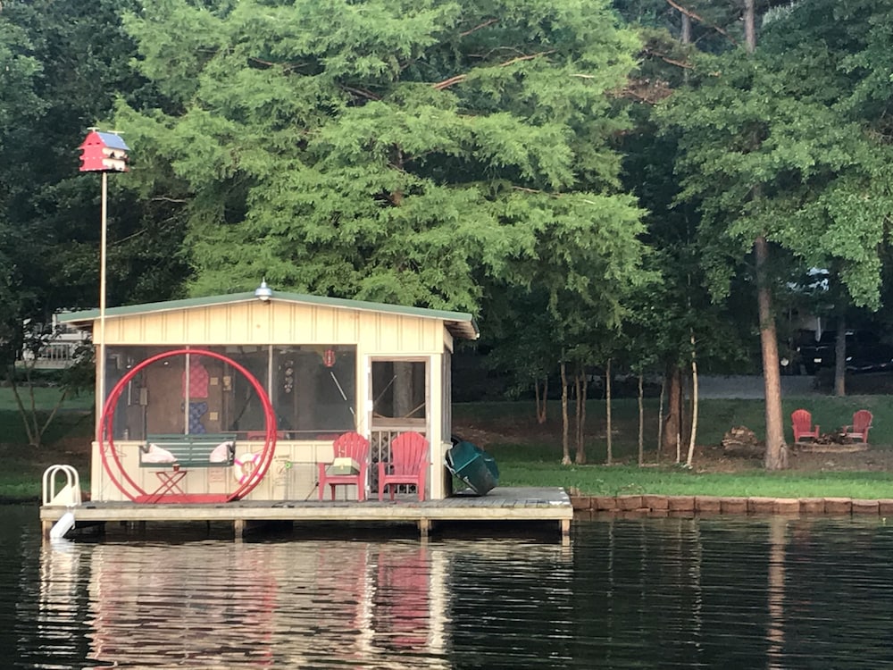 Vintage Cottage on Lake! Fish Camp Cabin, FREE kayak, canoe & bike use ...