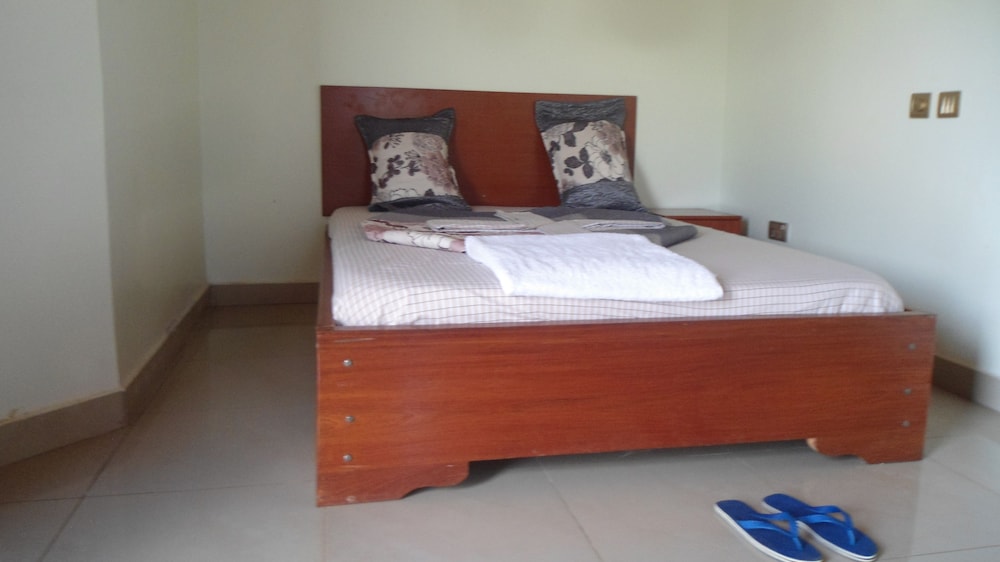 NYAGASAMBU REALM BEACH HOTEL: Deals & Reviews (Fumbwe, RWA) | Wotif
