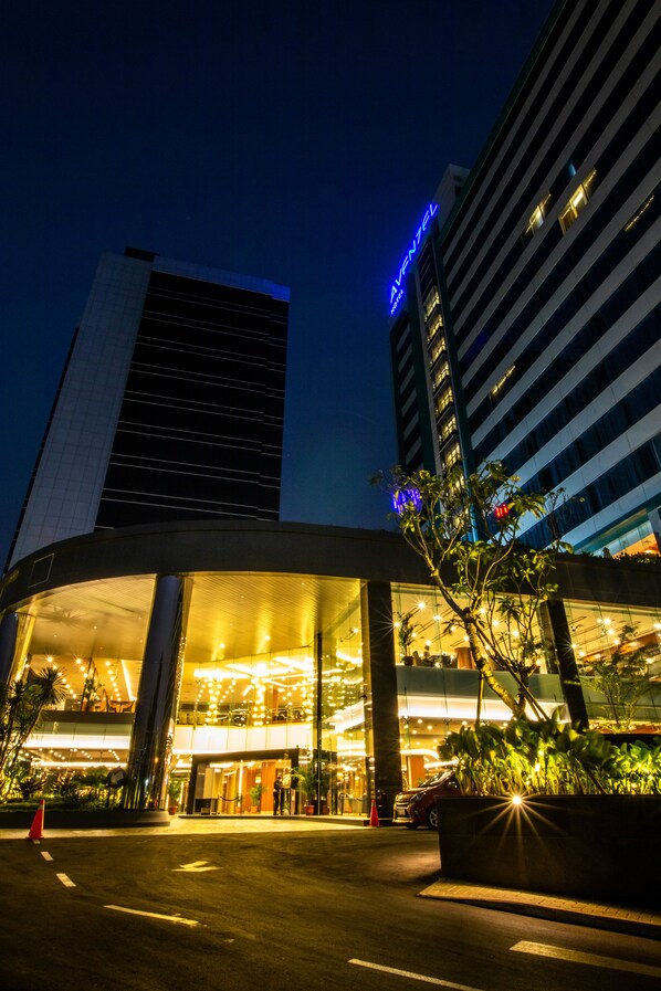 Book Avenzel Hotel & Convention Cibubur in Jakarta | Hotels.com