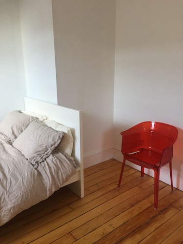 Large Sunny Pristine 3 Room Suite Near Brown - Rhode Island