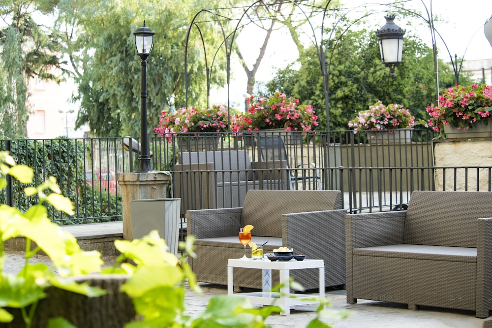 Villa Elisio Hotel & Spa, Naples: $96 Room Prices & Reviews | Travelocity