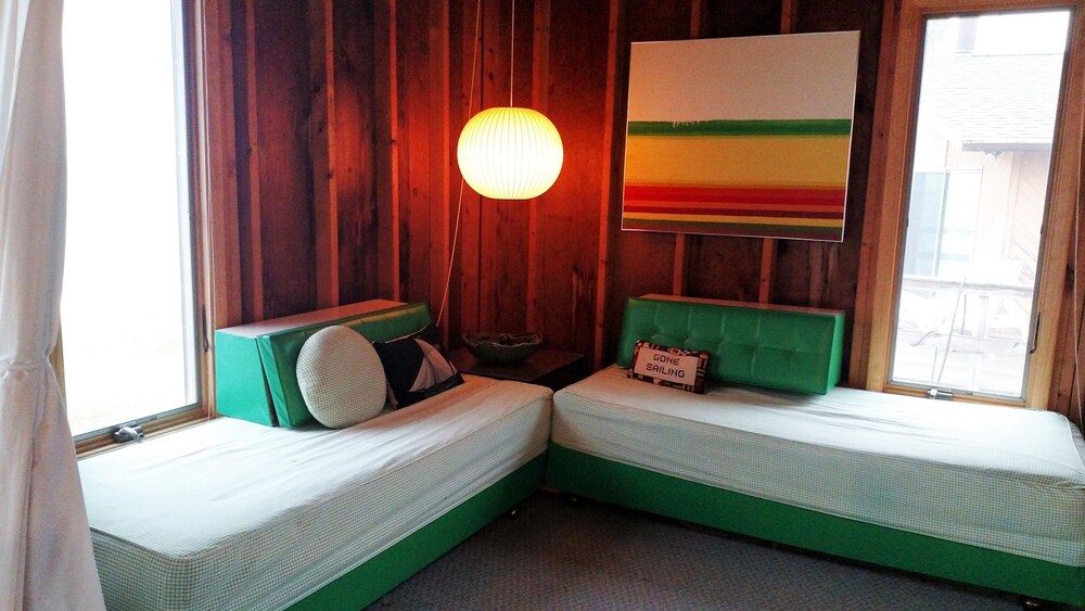 Gem on Lake Michigan Beachfront - Unsalted/Unstressed/Uncrowded ...