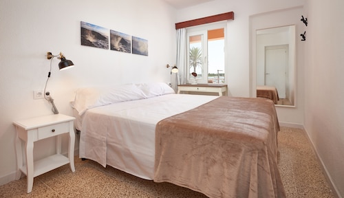 Sand - ¨Enjoytheseaincolonia¨. Seafront Apartment - Sa Ràpita