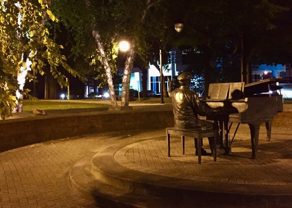 Music Row Condo in Spence Manor/Guitar Shaped Pool: Deals & Reviews ...