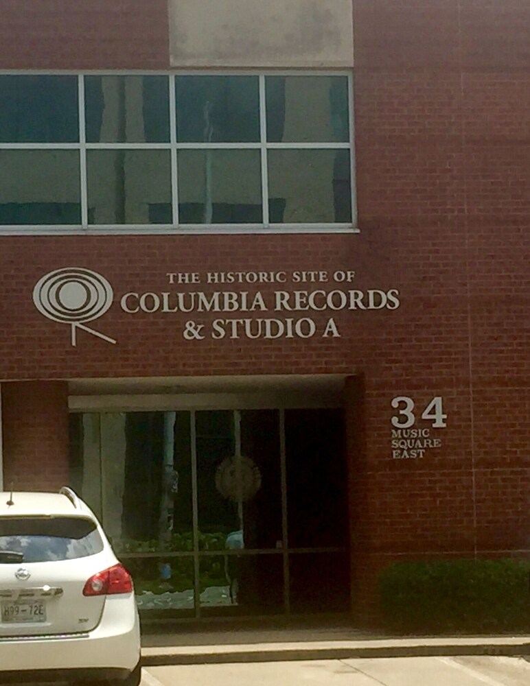 Music Row Condo in Spence Manor/Guitar Shaped Pool: Deals & Reviews ...