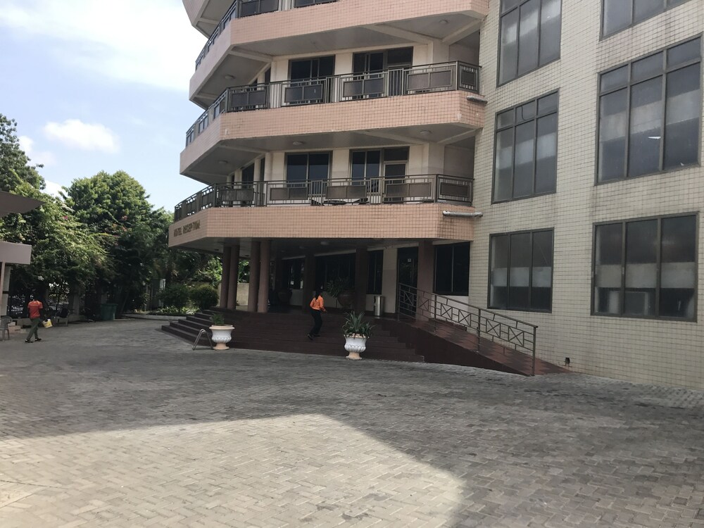 Akroma Plaza in Sekondi-Takoradi | Best Rates & Deals on Orbitz