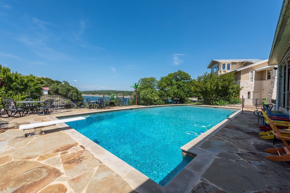 Waterfront Homes on Lake Travis - Spicewood | Vrbo