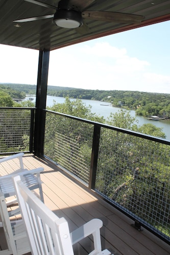 Amazing 3 Bedroom Barndominium On Lake Buchanan - Lake Buchanan, TX