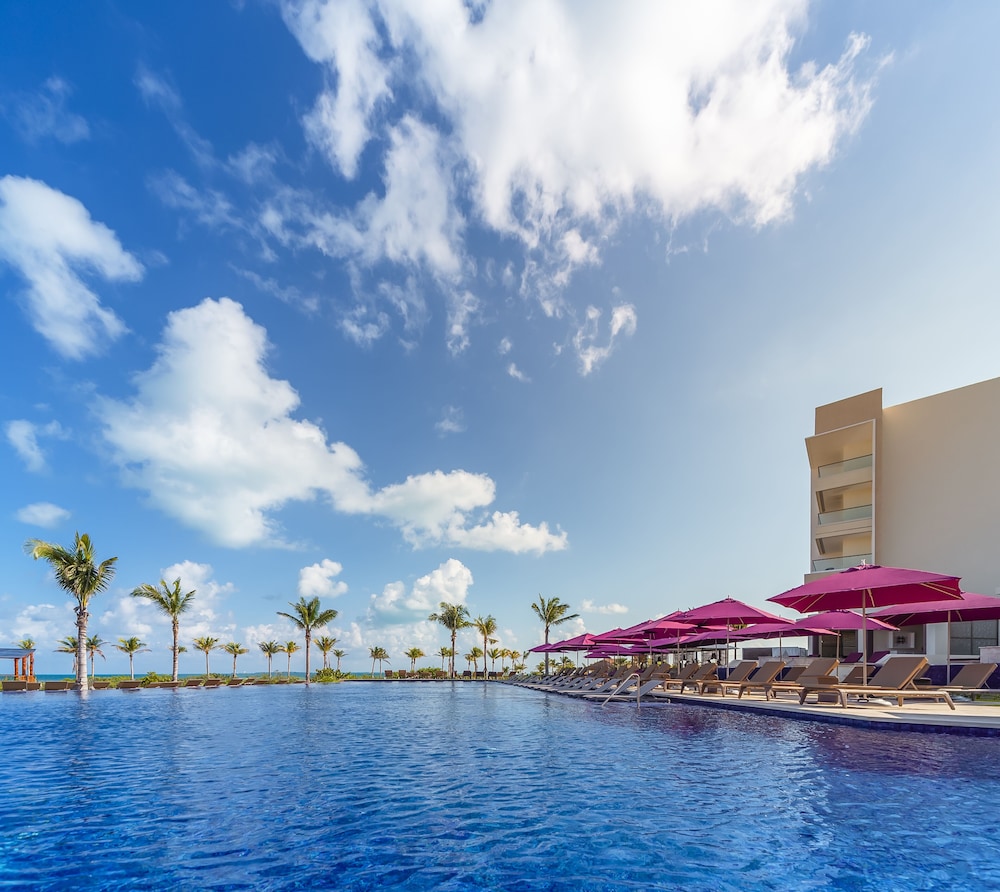 Planet Hollywood Beach Resort Cancun - All Inclusive, Costa Mujeres ...