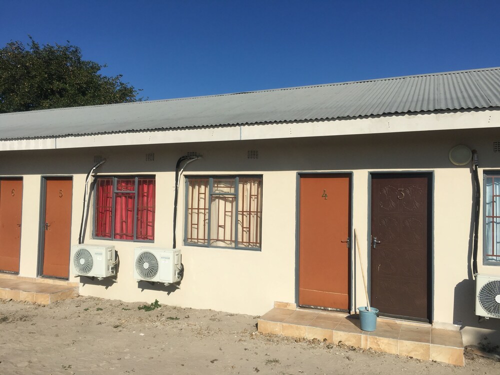 Boseja Guest House, Maun: $58 Room Prices & Reviews | Travelocity