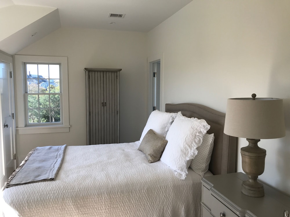New Nantucket 5 BR House with Pool...Walk to Pocomo Beach - Nantucket ...