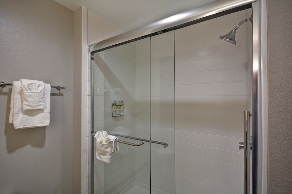 Holiday Inn Express & Suites Houston NASA - Boardwalk Area, an IHG ...