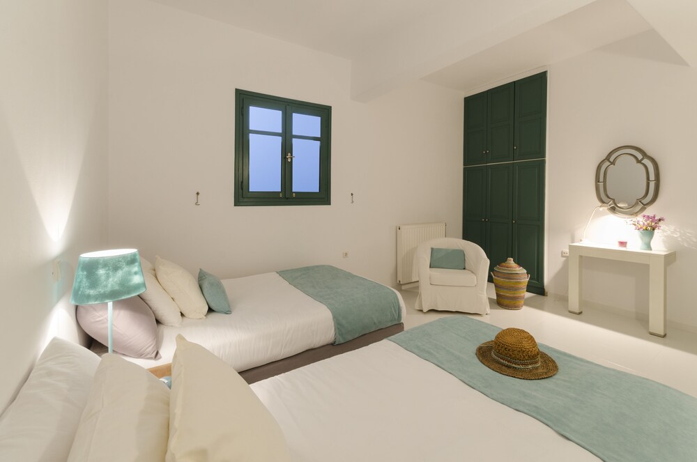 This 5 bedroom villa positioned in the beautiful Mikri Santa - Santa ...