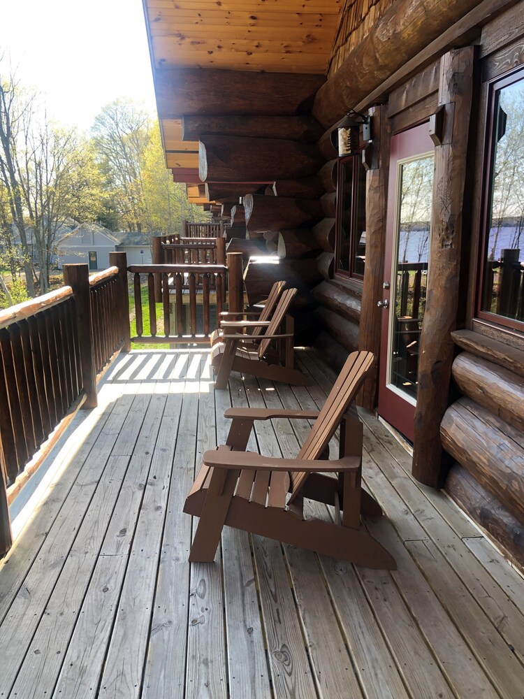 Aqua Log Cabins Resort, Mohawk: Room Prices & Reviews | Travelocity