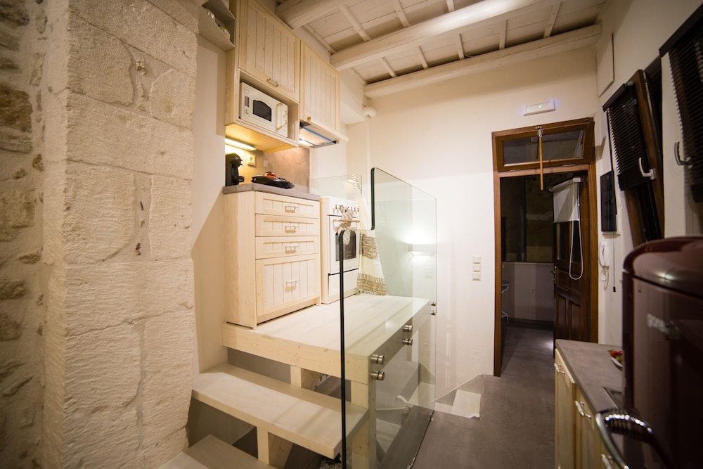 Alice Residence - Two Storey Luxury Residence in the Heart of Rethymno ...