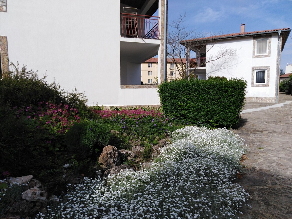 Quiet and cozy 5 houses in Kranevo. - Kranevo | Vrbo