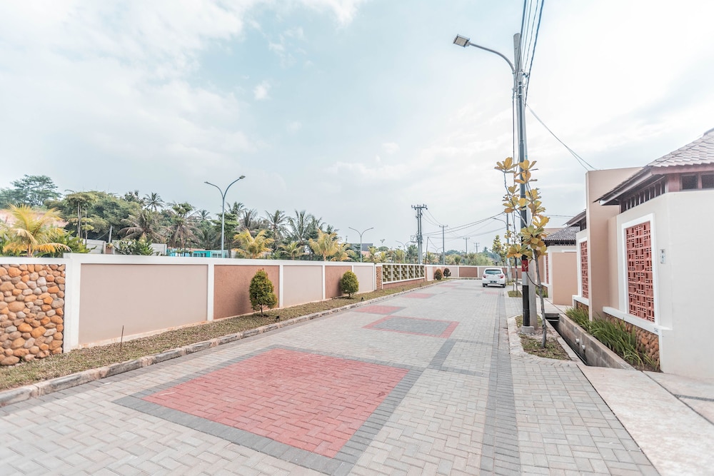 Collection O 9 Villa Ubud Anyer in Anyer | Best Rates & Deals on Orbitz