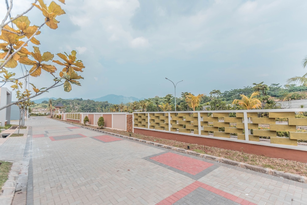 Collection O 9 Villa Ubud Anyer in Anyer | Best Rates & Deals on Orbitz