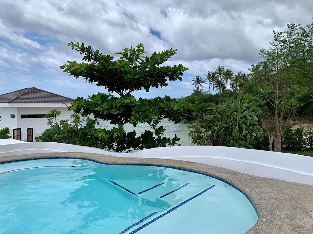 Cebu R Resort Tabuelan in Tabuelan | Best Rates & Deals on Orbitz