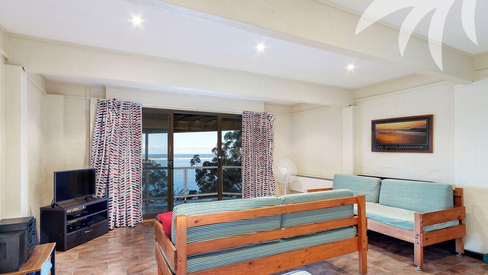 Sandbar Views - Pacific Palms Holidays: Deals & Reviews (Smiths Lake ...