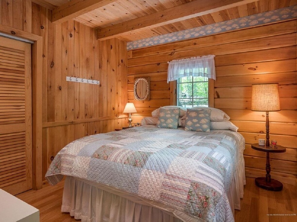 Frye Island Paradise - Renovated cabin on Sebago Lake - Just a ferry ...