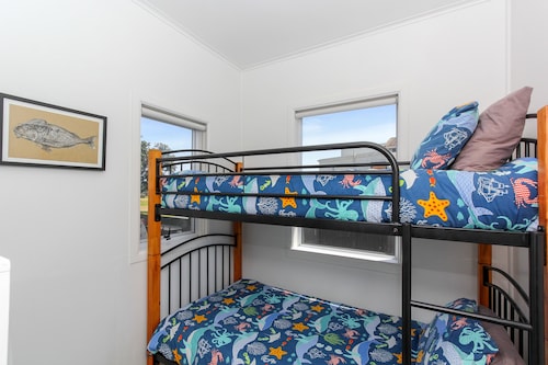 Amazing Beach-side Home 100m From East End Beach - New Plymouth