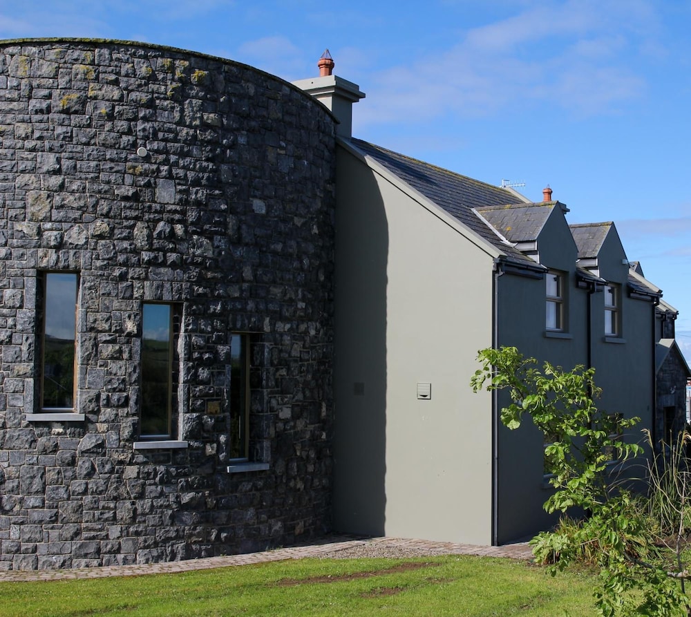 Fiddle and Bow Hotel, Doolin: $232 Room Prices & Reviews | Travelocity