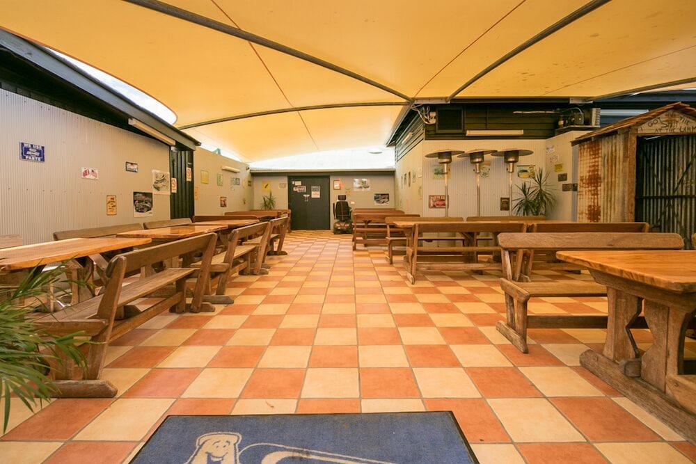 Lamington Hotel Motel: Rooms, Reviews & Deals (Maryborough, AUS) | Wotif