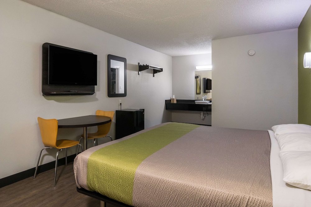 Motel 6 Irving, TX - Loop 12: AU$100 Deals & Reviews (Dallas, USA) | Wotif