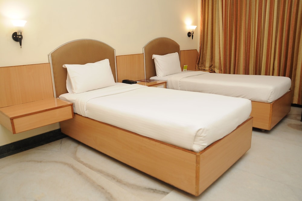 SRM Hotel Trichy, Tiruchirappalli: $51 Room Prices & Reviews | Travelocity
