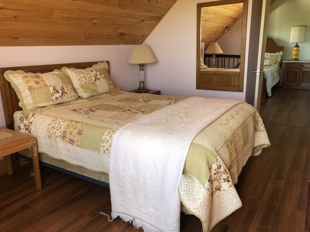 Restored farmhouse on the eastern shores of PEI - Guernsey Cove | Vrbo