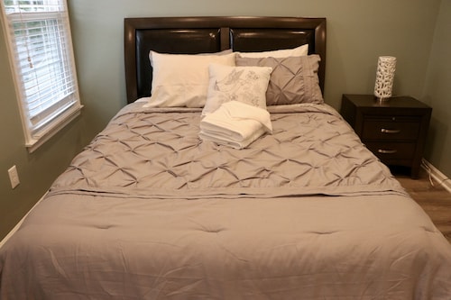 Luxe Family Retreat • Near Ncsu+game Room - Raleigh, NC