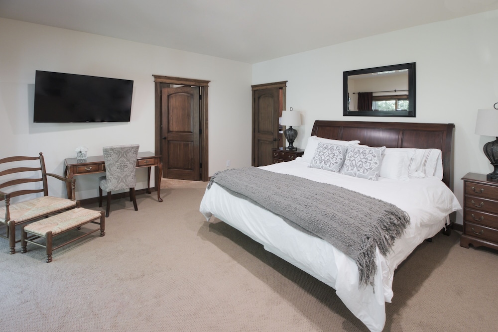 Come Be Our Guests at The Solvang Dolphin House "Delfin Huset ...