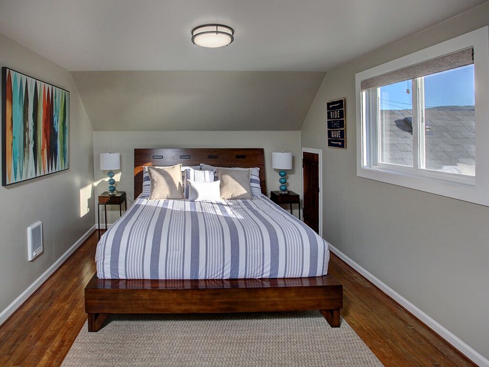 Enjoy Riverfront Views from the Porch, short drive to Beach and ...